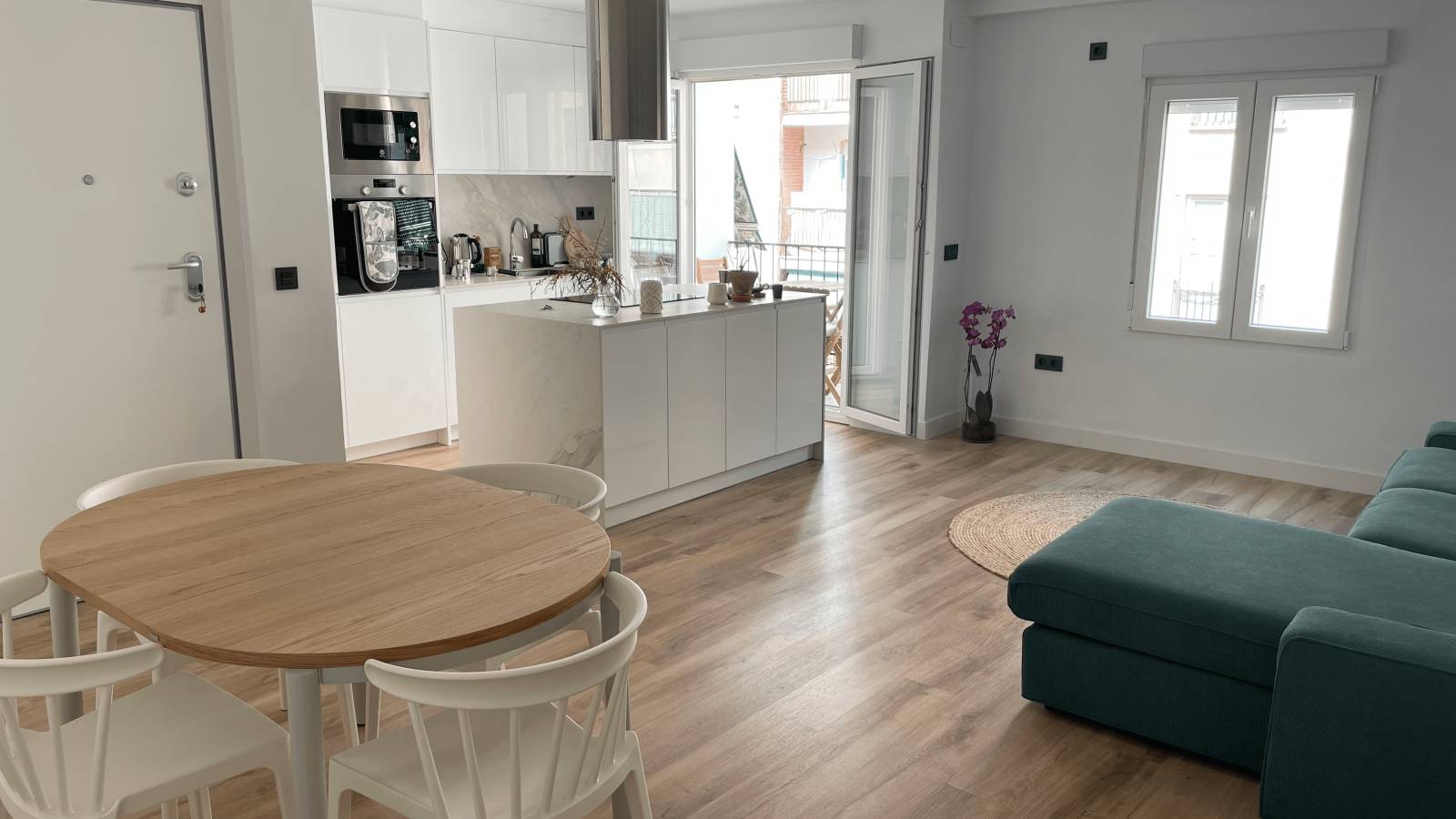 Piso entero de 3 dormitorios en valència. (ref: 1275995) | Spotahome