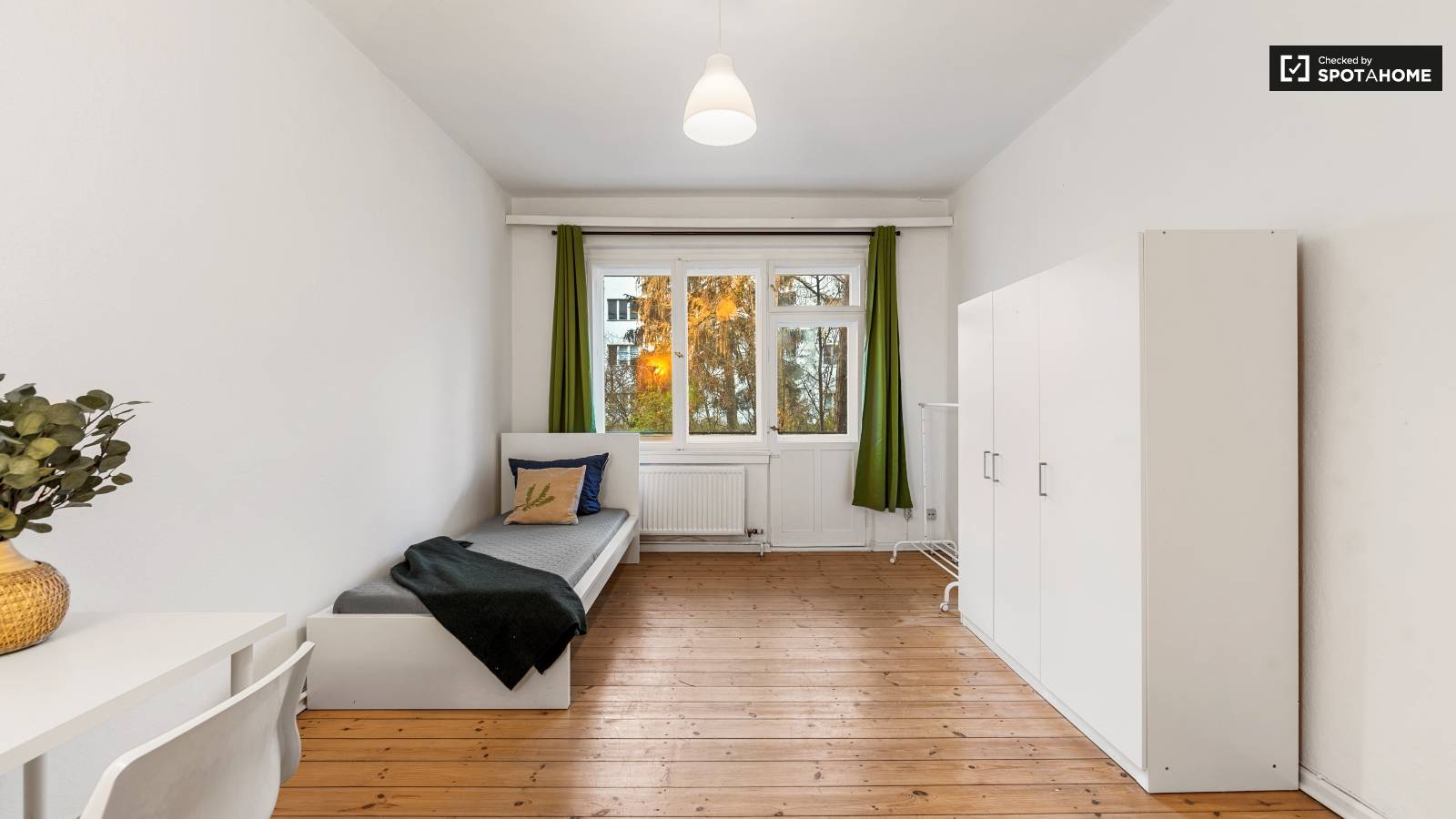Ordentliches Zimmer in 2-Zimmer-Wohnung in Neukölln zu vermieten (ref ...
