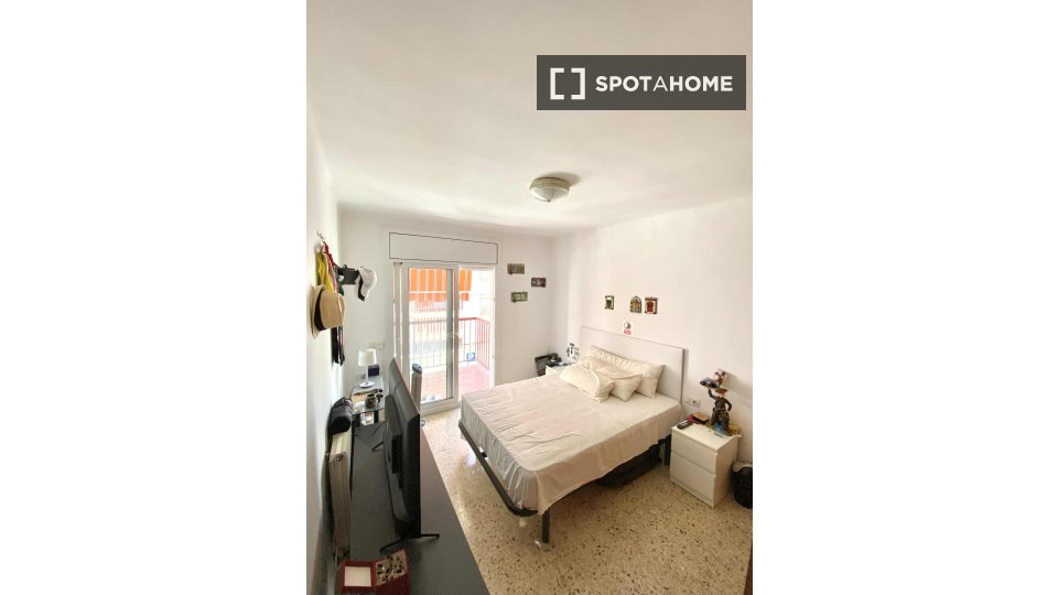 Room in a shared 3-bedroom flat for rent in Canet de Mar (ref: 1475495 ...