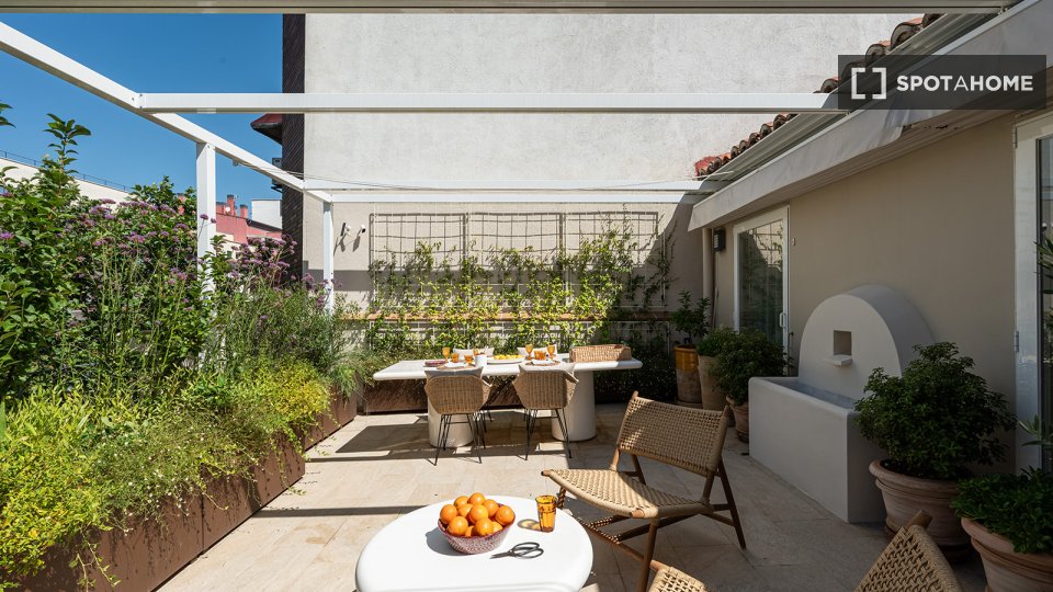 Apartamento de 2 dormitorios en alquiler en Trafalgar, Madrid (ref ...