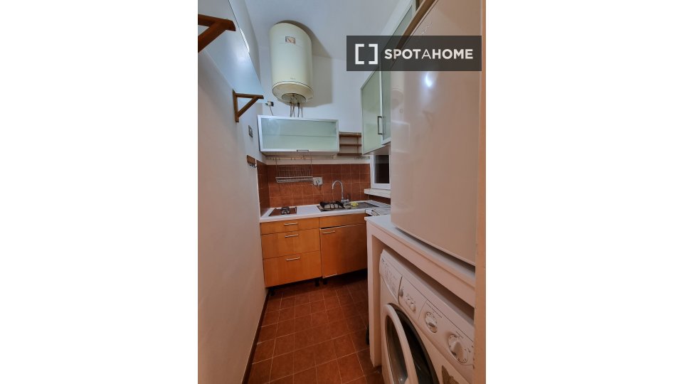 Room in a shared 1-bedroom apartment for rent in Aurelio Nord (ref ...