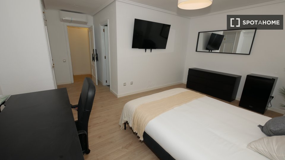 Chambre dans un appartement partagé de 5 chambres à Cabanyal-Canyamelar ...