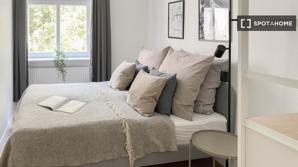 Nice 2-bedroom apartment for up to 3 people (ref: 1337904) | Spotahome