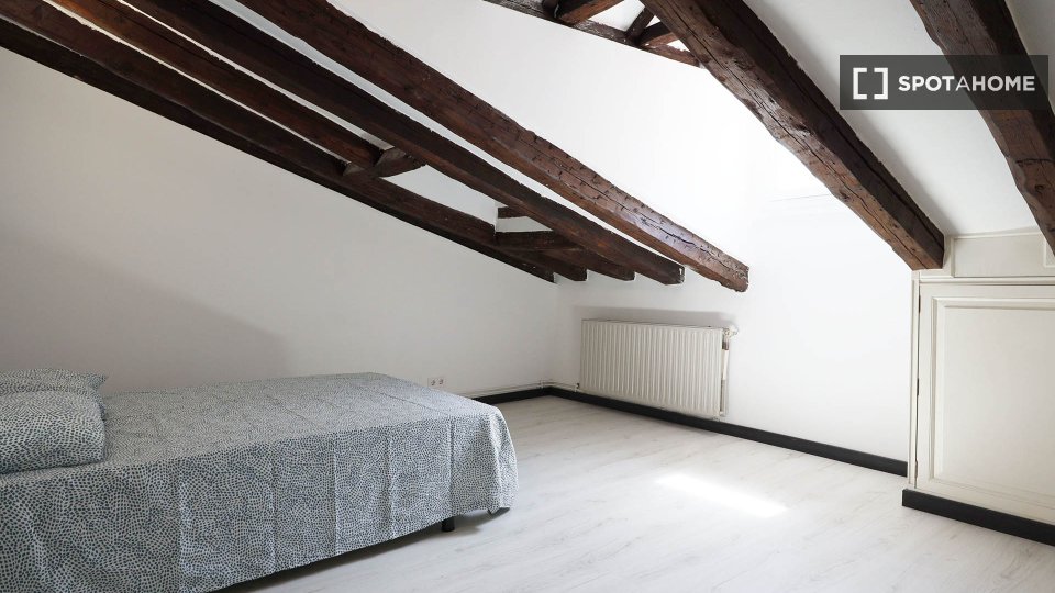 Interior Facing 135m2 Roomshared in the Sol area - SNJ126 (ref: 1376426 ...