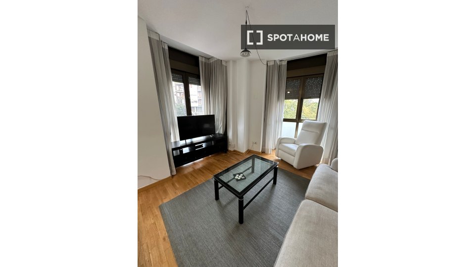 2-bedroom apartment for rent in Imperial, Madrid. (ref: 1076656 ...