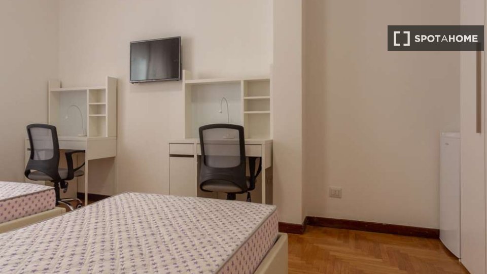 Large single room with air conditioning and with concierge (ref ...