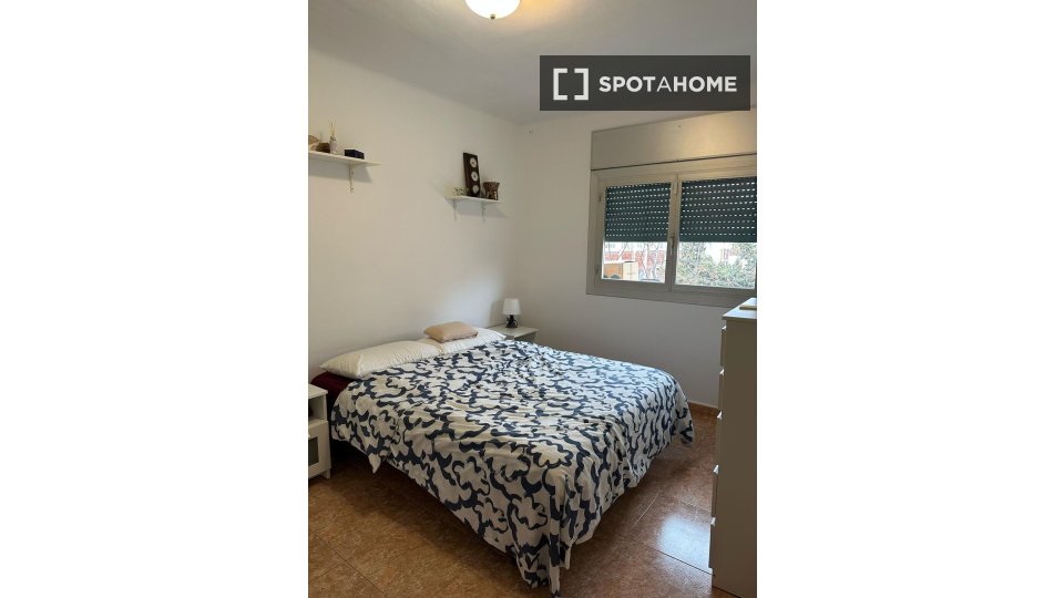 Se alquila habitación en piso de 3 dormitorios (ref: 1295304) | Spotahome