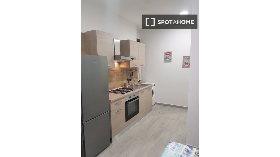 Apartamento de 3 quartos para alugar em Chiaiano, Nápoles (ref: 1521285 ...